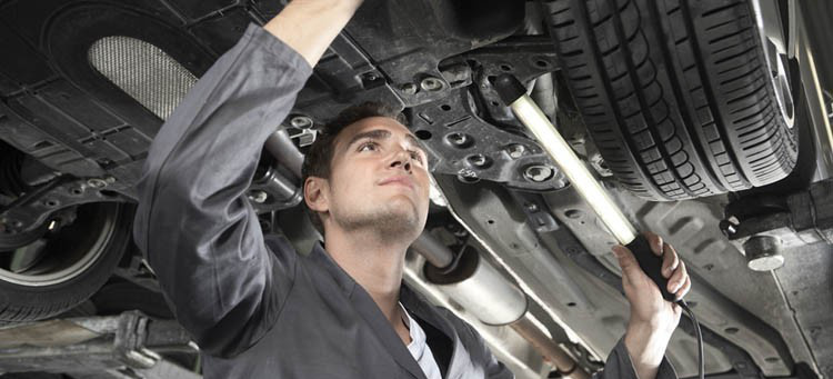 Auto selbst reparieren: Entweder richtig oder ab in die Werkstatt ...