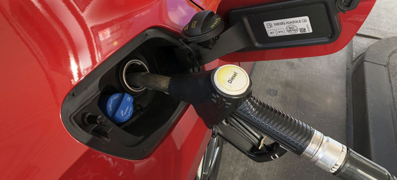 Diesel und Benzin wieder teurer: Preisanstieg an der Tankstelle setzt ...
