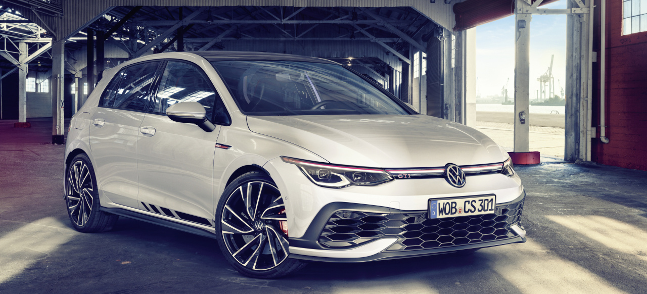 Der neue VW Golf 8 GTI Clubsport (2021): Das 300 PS GTI-Topmodell im ...