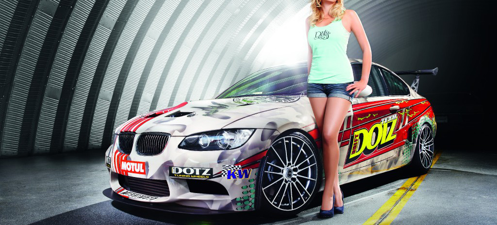 Dotz Girl Mirja auf der ESSEN MOTOR SHOW : Einstand zur Essen Motor ...