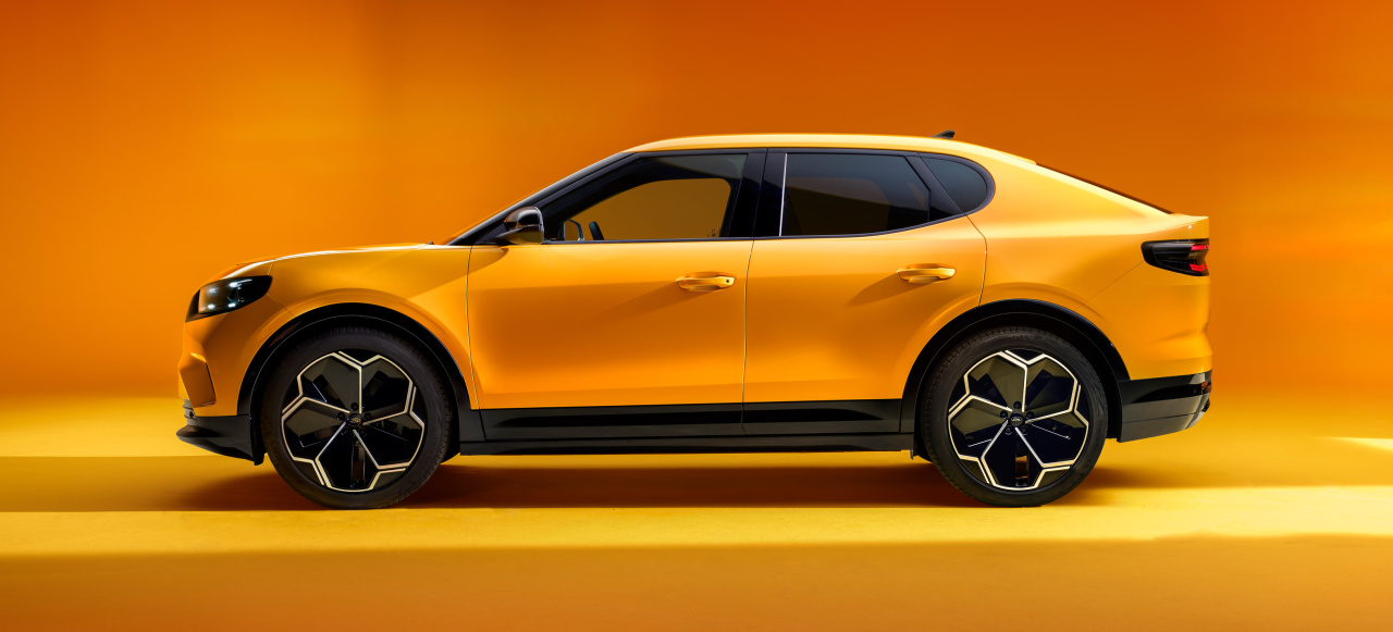 Der neue Ford Capri (2024) ist ein Elektro-SUV: Ikonischer Name, aber neue Form - funktioniert ...