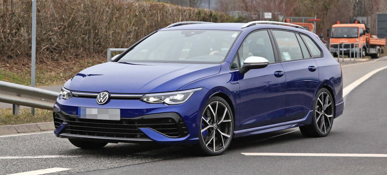 Power-Kombi ohne Tarnung erwischt: Der neue VW Golf R Variant dreht ...