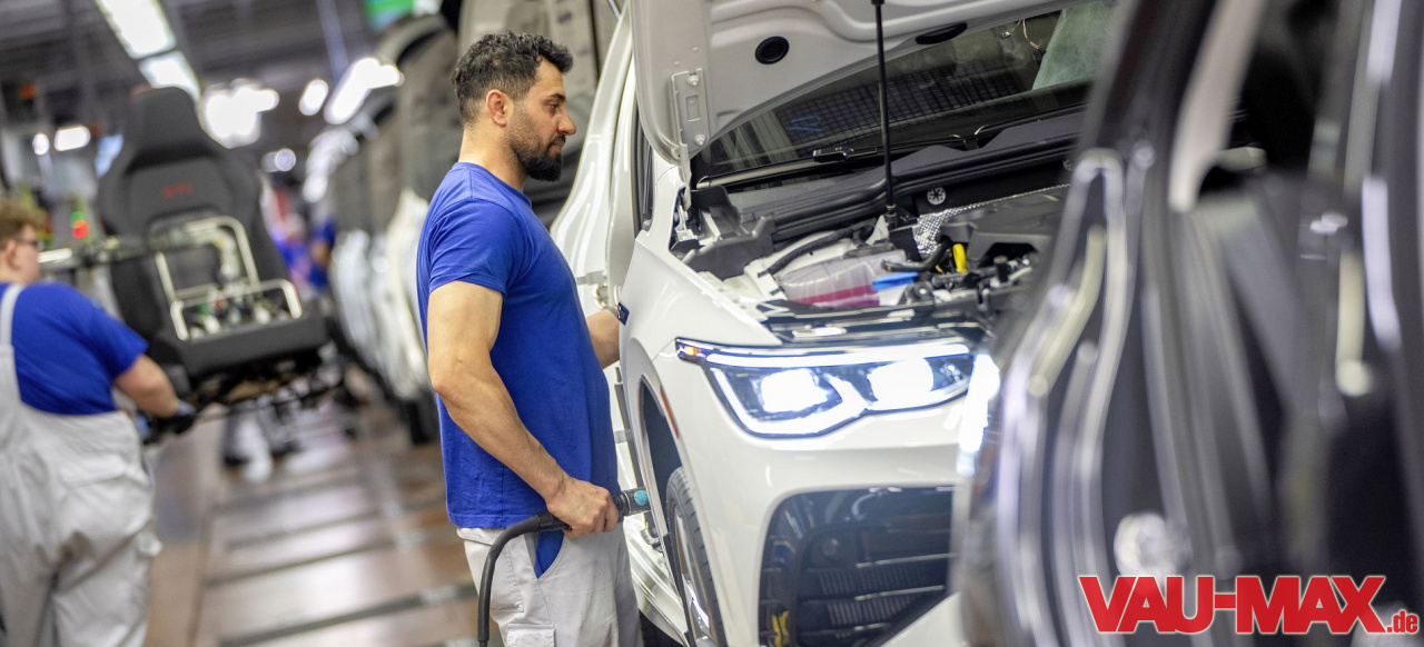 50 Jahre Golf Produktion in Wolfsburg: VW Werk Wolfsburg feiert den ...