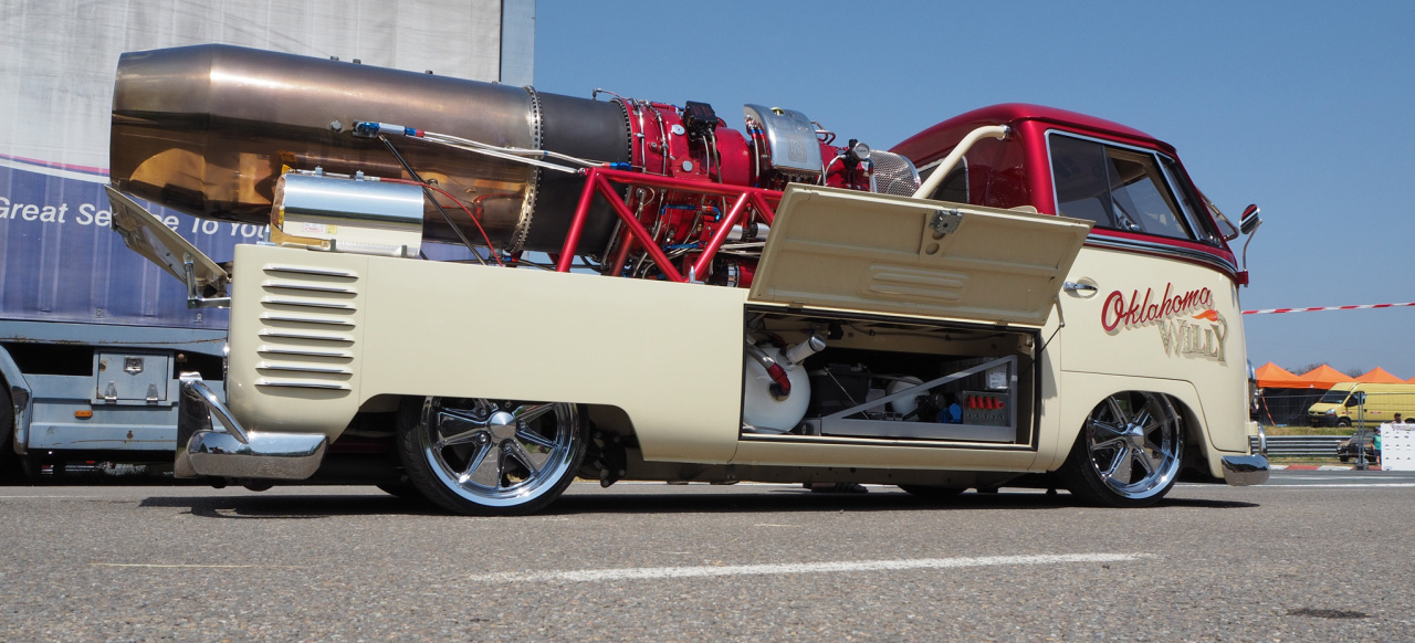 VIDEO: T1-Jet Bus mit 5.000 PS in Action!: Oklahoma Willys höllische ...