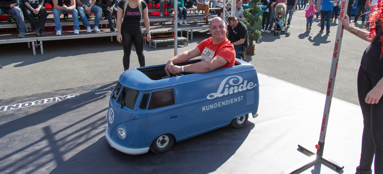 Micro-Bulli im Maßstab 1:2,4: Cooler Mini-T1 steht zum Verkauf ...