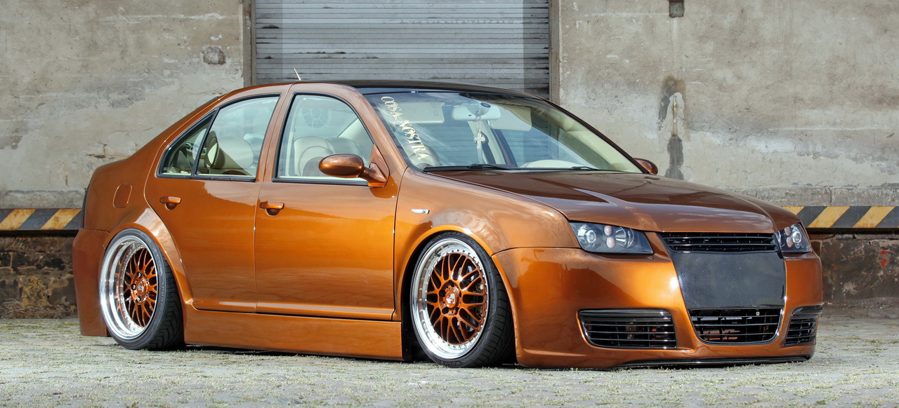 VW Bora im Extrem-Custom-Style mit Airride: Die Mafia macht sich breit ...