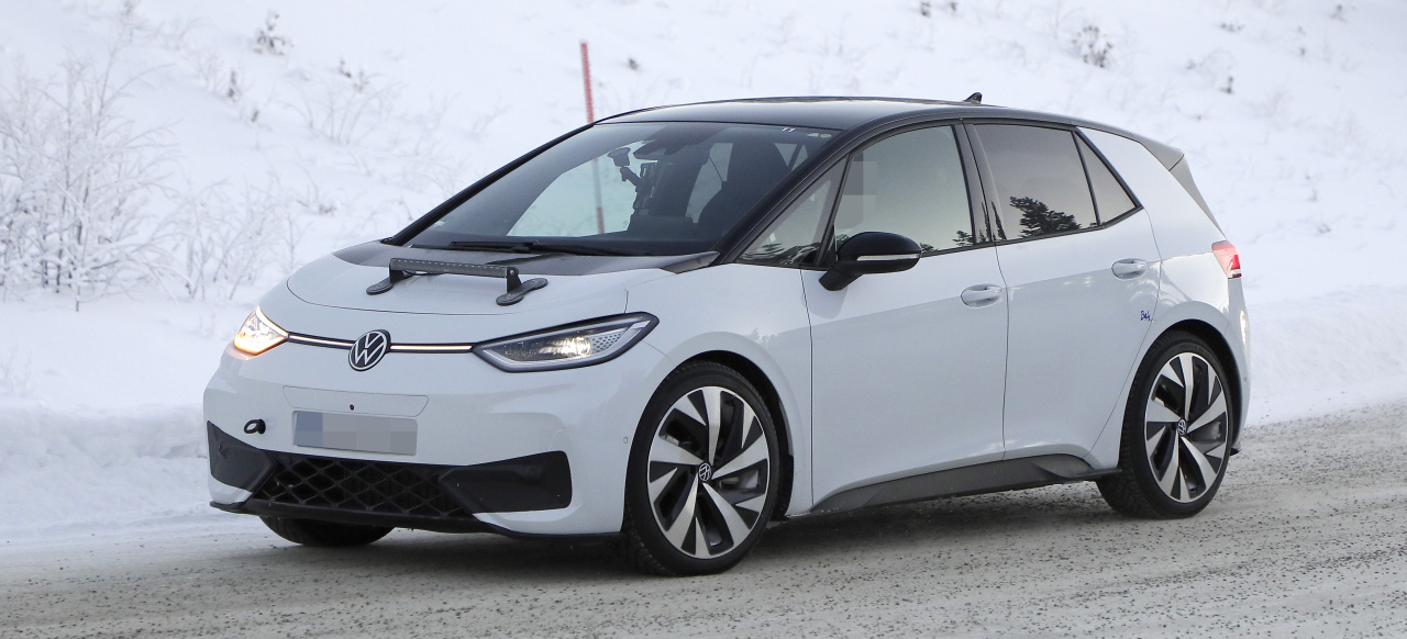 Sportlicher ID.3 zeigt sich: VW ID.3 GTX beim Wintertest erwischt ...