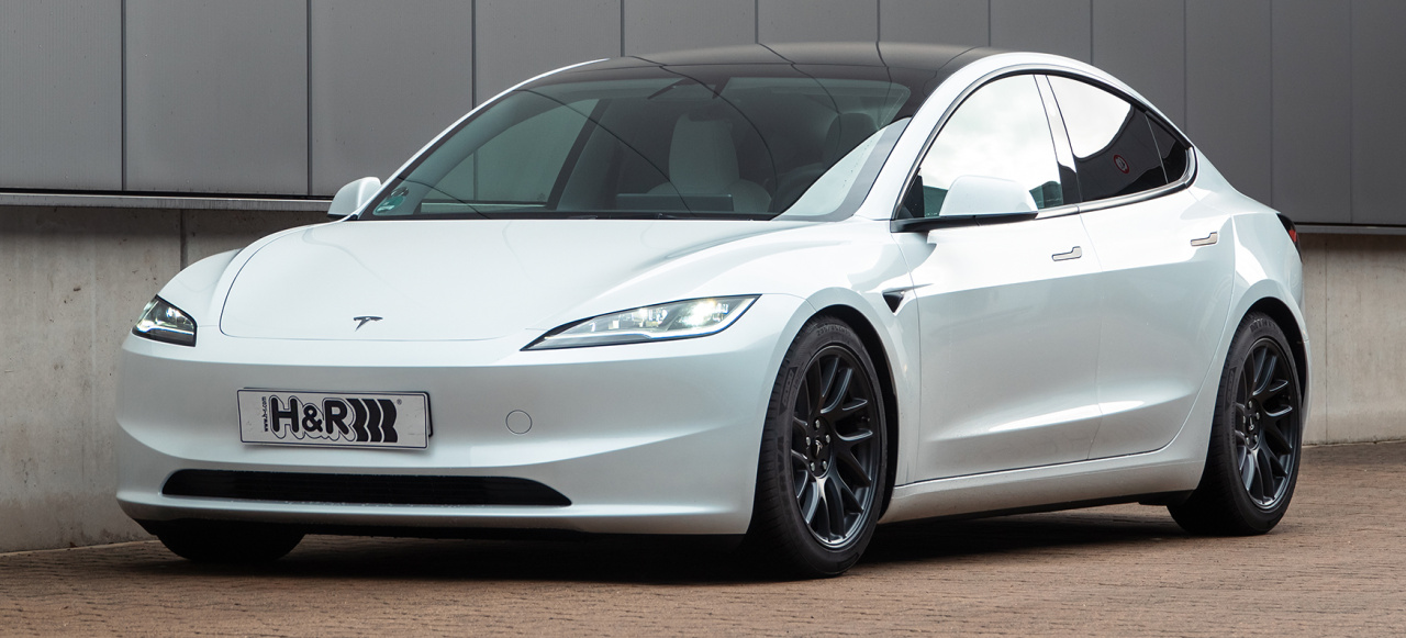 Nicht nur für Nerds: Tesla Model 3 Highland mit H&R Tieferlegungsfedern ...