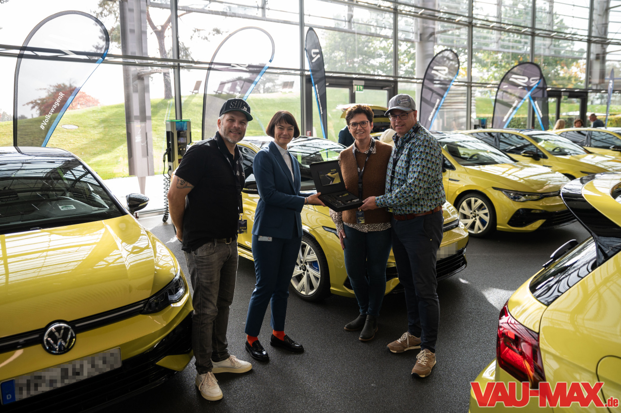 Ganz in Gelb!: VW Golf R 333 – Die ersten Fahrzeuge sind ausgeliefert ...