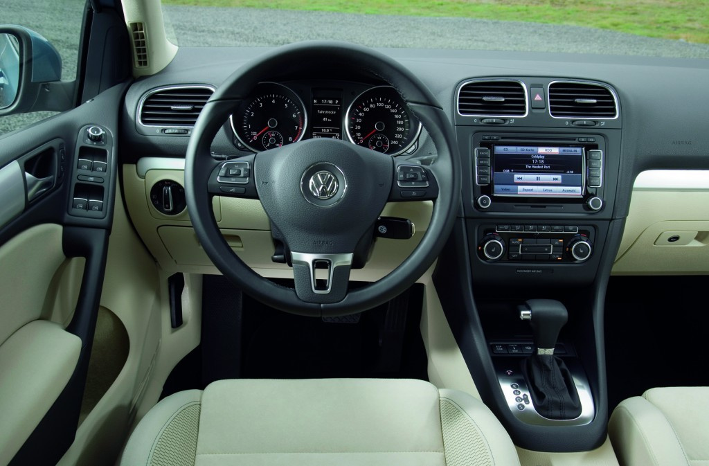 Neue Bilder vom Golf 6: Erste Aufnahmen vom Innenraum! - News - VAU-MAX ...