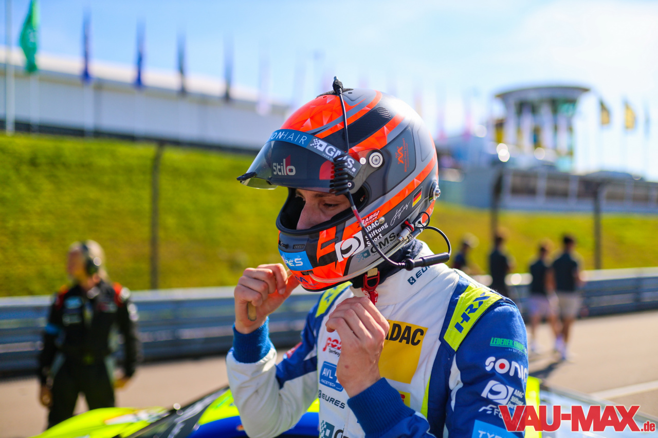 Rennfahrer-Talent Finn Gehrsitz im ADAC GT Masters: Top-Leistung auf ...