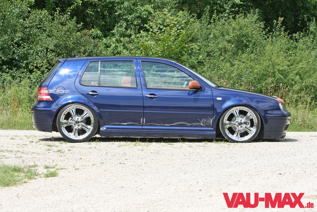 Royal Blue Perfekt getunter und verfeinerter Golf 4 TDI: Edel-Interieur ...