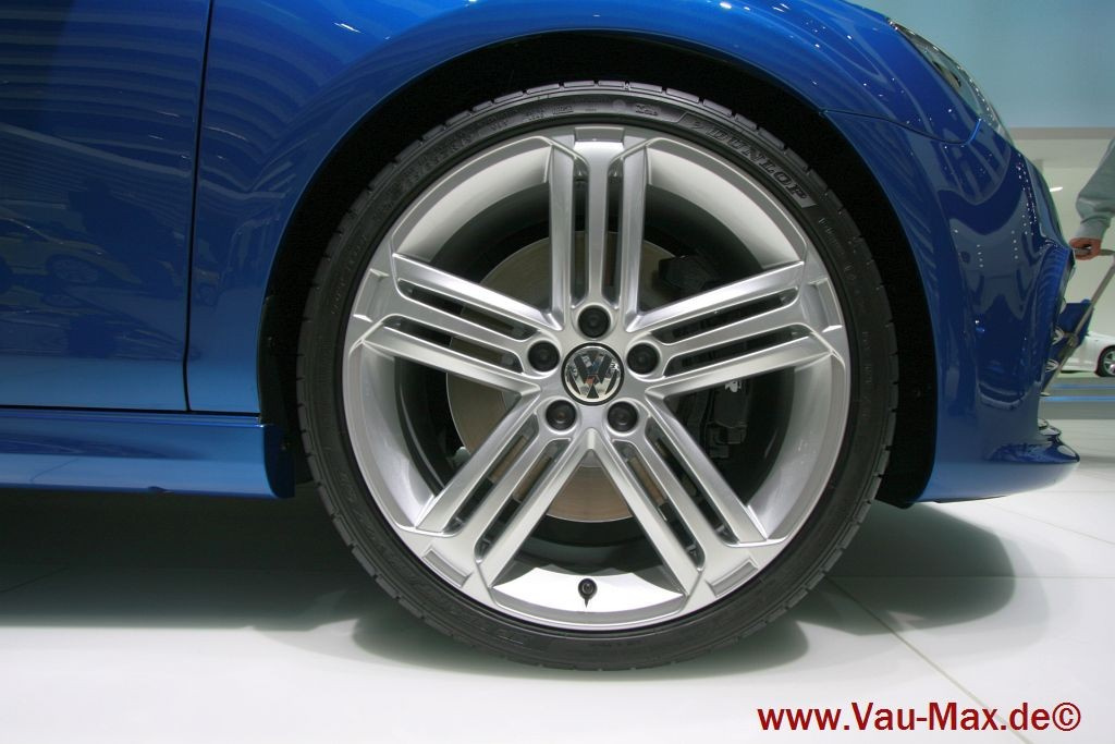 IAA Premiere: Der neue Golf R: Neuer Name neuer Golf! Aus dem R32 wird ...