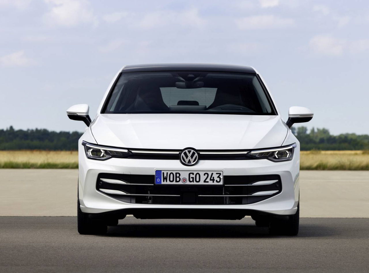 Video-Vorstellung: Sitzprobe im neuen Golf 8 Facelift: Der neue VW Golf ...