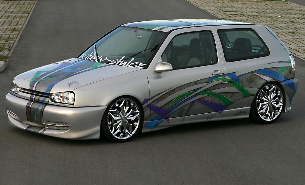 Golf 3 Tuning: : Buntes Treiben mit Chromfelgen und Custom Lackierung ...
