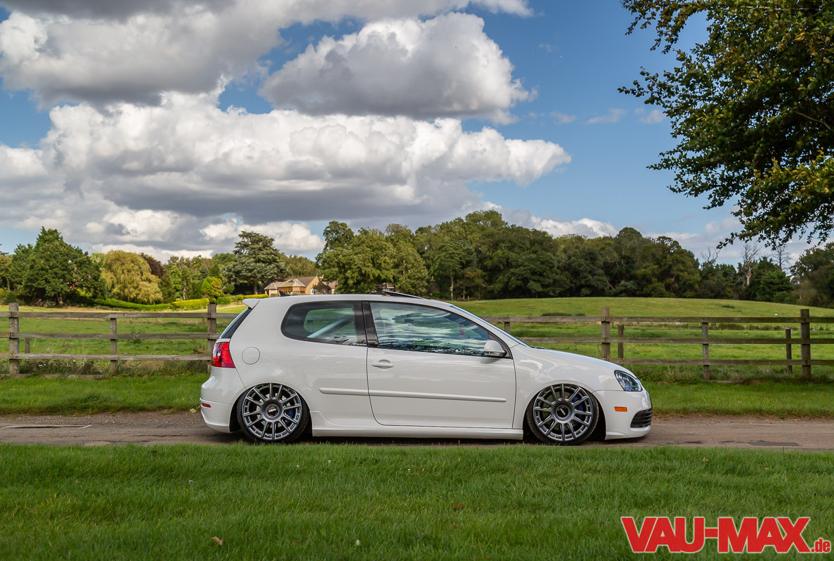 Airenwertes Tuning:: Texanischer VW Golf 5 R32 mit Rotiform und Airride ...