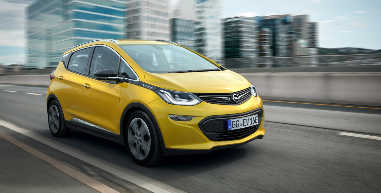 Opel Ampera-e steht auf dem Paris Automobilsalon: 400 Kilometer Reichweite und schneller als ein ...
