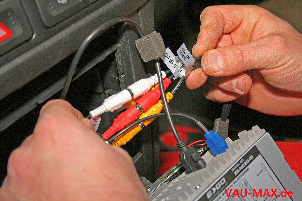 Zenecs Navi ZE-NC2040 für Golf 4 und Co.: Das kann die neue Zenec ...