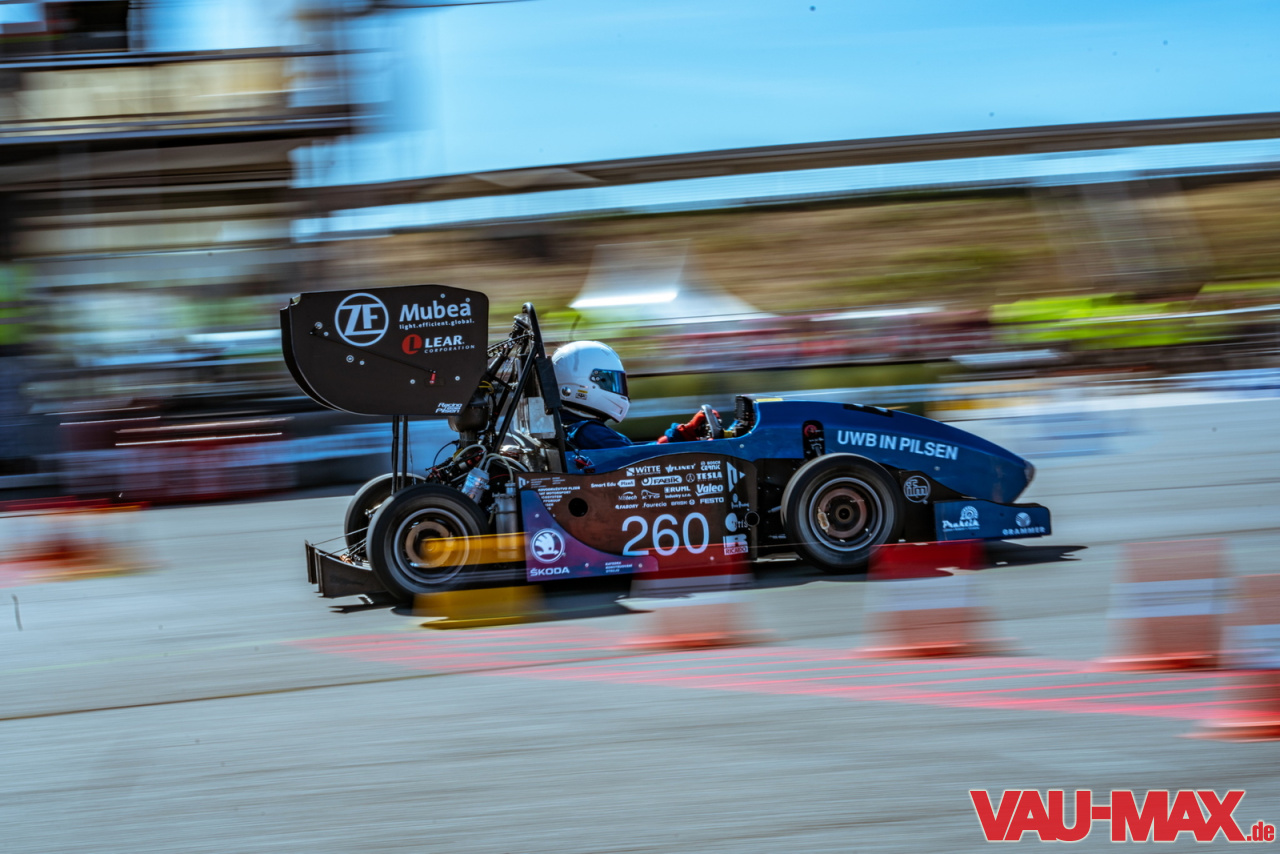 ZF und die Formula Student Germany: Die Autobauer von morgen im harten ...