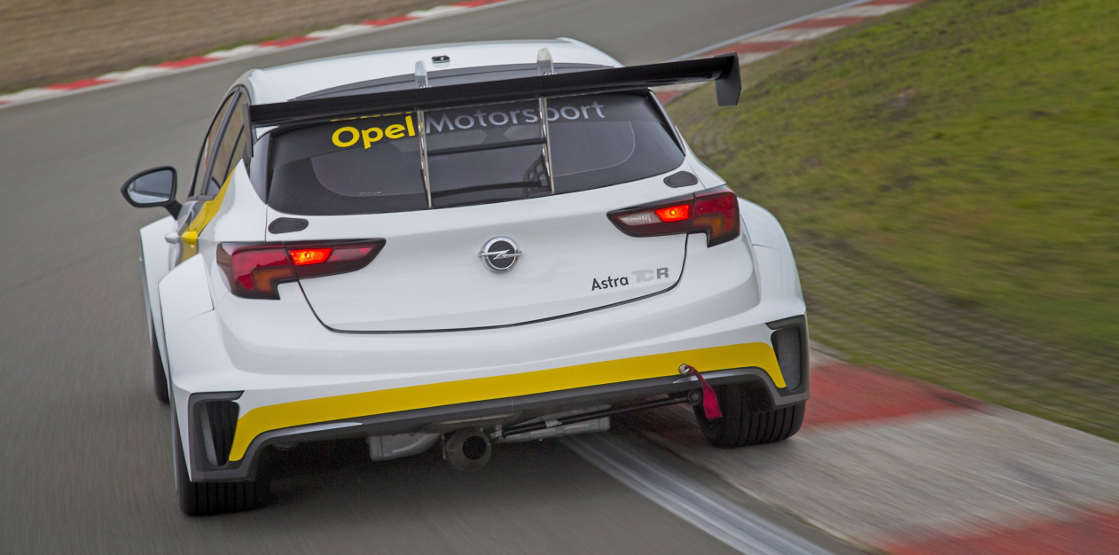Die TCR-Saisonvorbereitung laufen auf Hochtouren: Opel Astra TCR ...
