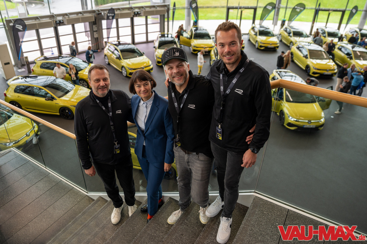 Ganz in Gelb!: VW Golf R 333 – Die ersten Fahrzeuge sind ausgeliefert ...